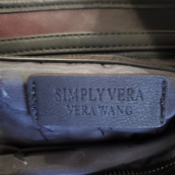 Vera Wang | Bags | Simply Vera Shoulder Bag | Poshmark